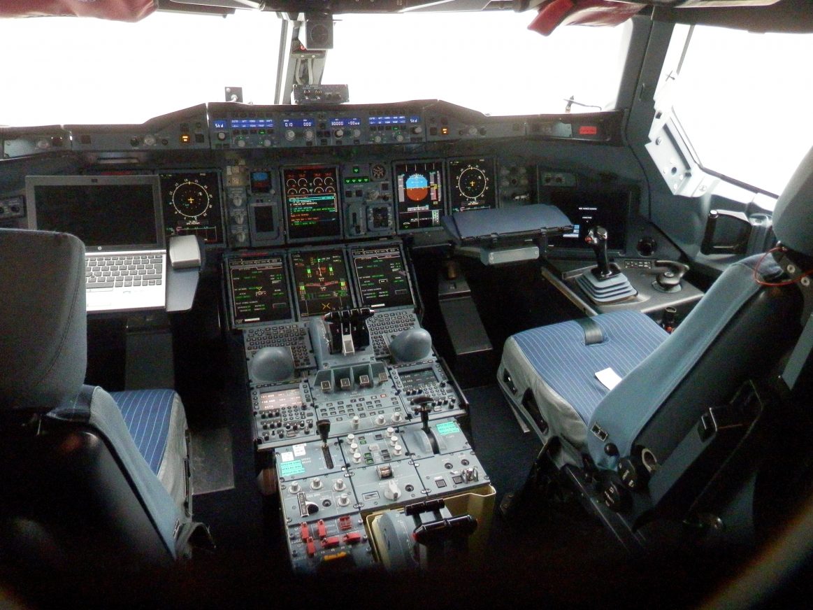 Airbus A380 visit - Milwaukee, WI 2016 - Everything Airplanes